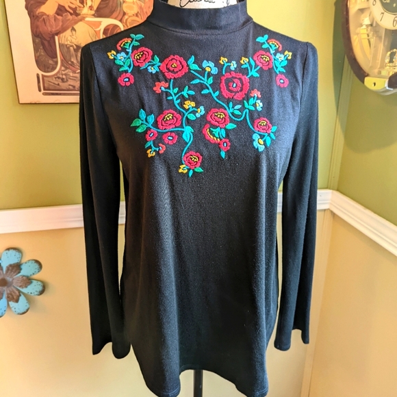 LOFT | Tops | Loft Top | Poshmark